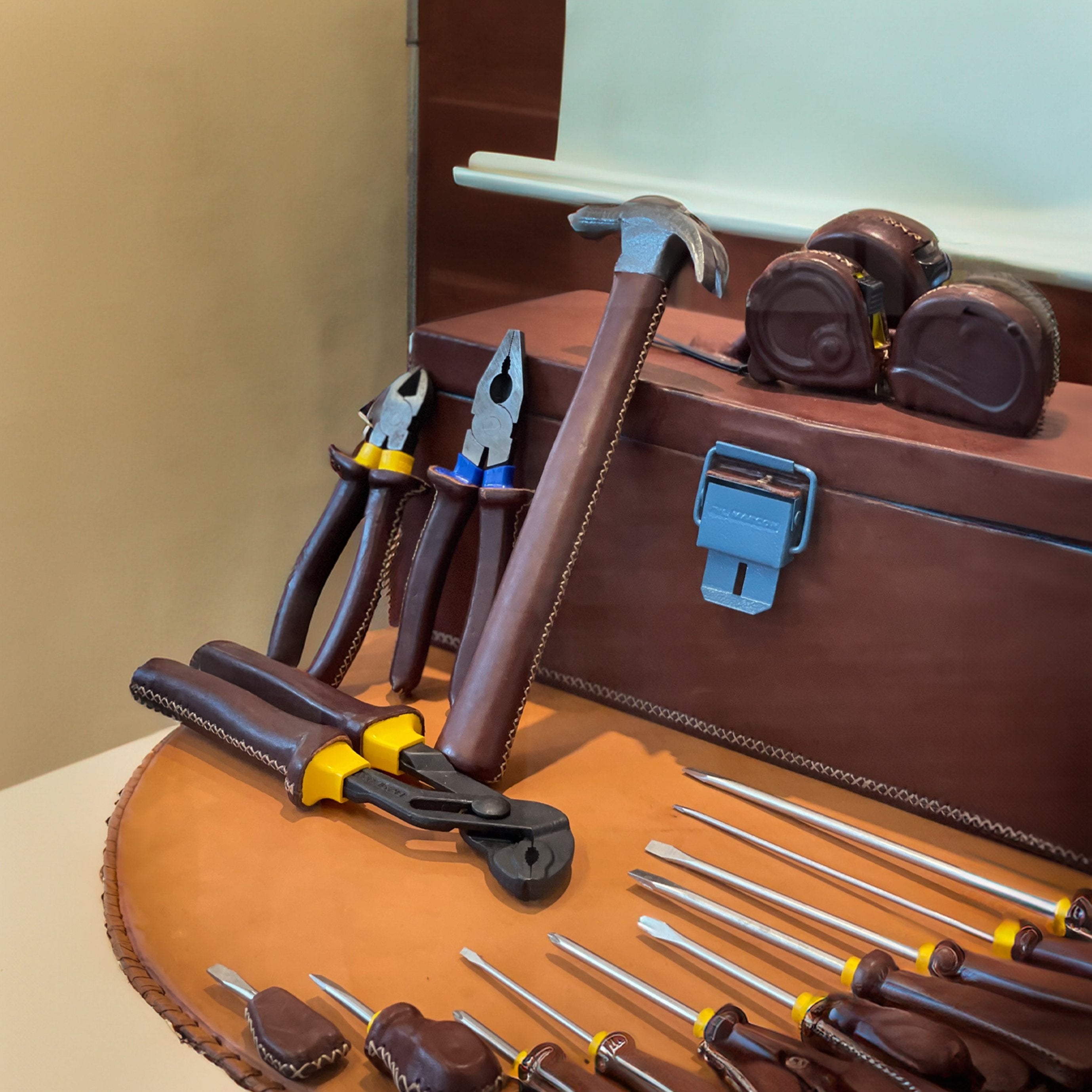 Leather Tool Box 🇵🇾 Bati 🇺🇸 Leather Coolers, Trays, Bar Accessories